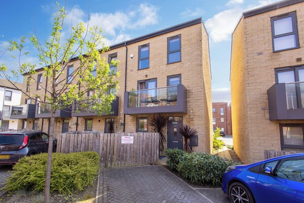 Wakefield Westgate Station - 2 Bed 2 Bath - Wakefield, UK