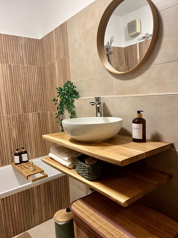 Eine Moderne Und Gemütliche Ferienwohnung An Den Wasserfällen Von Triberg - Triberg im Schwarzwald