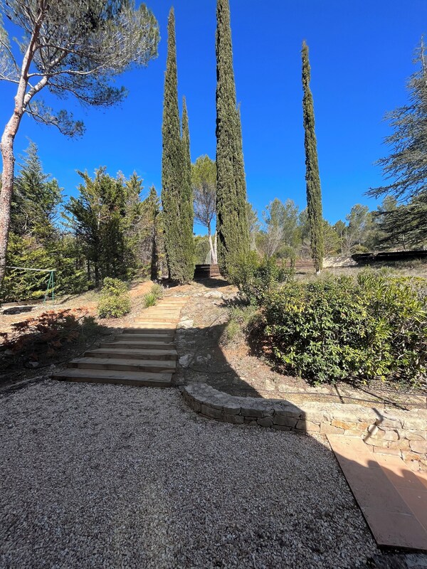 ÉLégante Villa Avec Vue Dexception, Entre Sainte-victoire Et Aix-en-provence - Le Tholonet