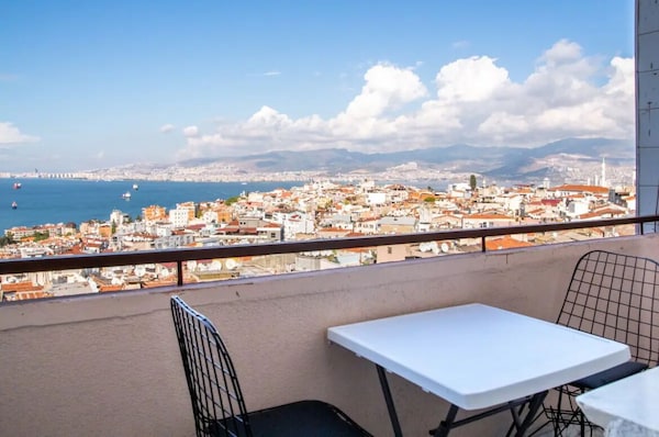 Stay In A Sea View House In The City Center - Konak