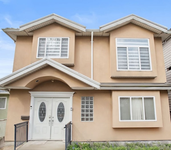 Bright & Comfy 3br Home | Ideal For Families - Vancouver