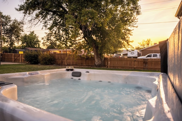 Mile High Retreat - Hot Tub/huge Backyard/pool Table/ping Pong/boardgames/arcade - Lakewood