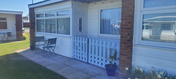 Welcome To Our 2 Bed Chalet On The Beautiful Norfolk Sunrise Coast. - Hemsby