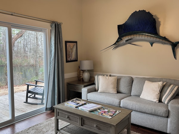 Luxury Lodging, Lakefront View, Queen Bed W/private Bath, Private Patio. - White Lake, NC