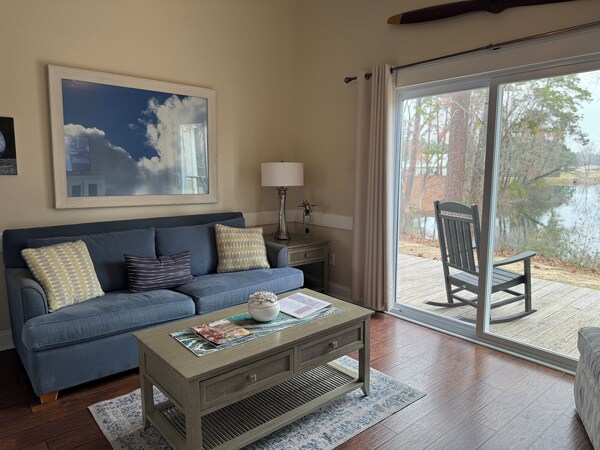 Luxury Lodging, Lakefront View, Queen Bed W/private Bath, Private Patio. - White Lake, NC