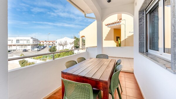 Apt T3 Luminoso C/piscina Ferreiras By Lovelystay - Albufeira