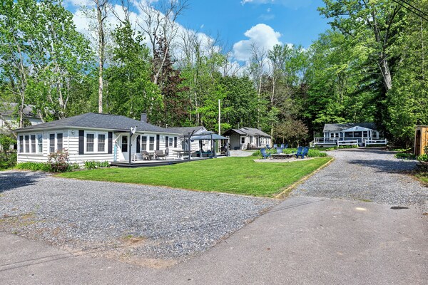 Saratoga Lake, 3 Cottages On Property, 7 Bedrooms, Beach/dock & Best Sunsets! - Saratoga Springs, NY