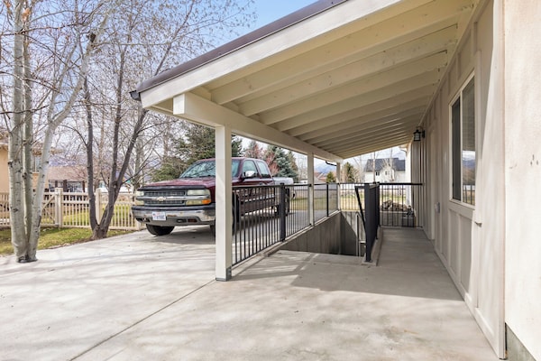 Moose Tracks Inn: Spacious Lower Level Retreat In Heber Valley - Heber City, UT