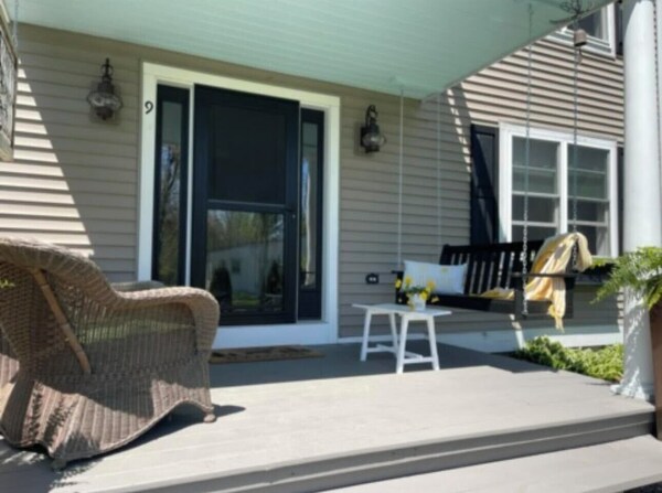 Biker's Paradise!! 4 Bedroom Home In Champlain Islands Near Bike Path And Lake - Colchester, VT