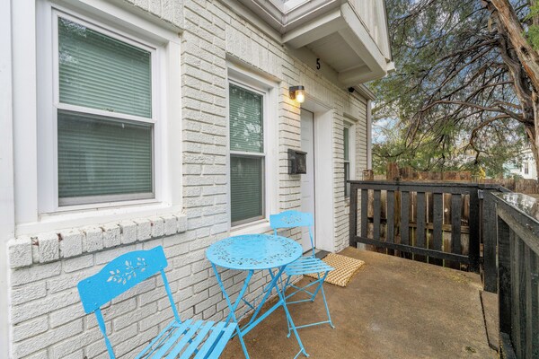 Centrally Located Near Downtown W/ In Unit W&d! - Wichita State University, Wichita