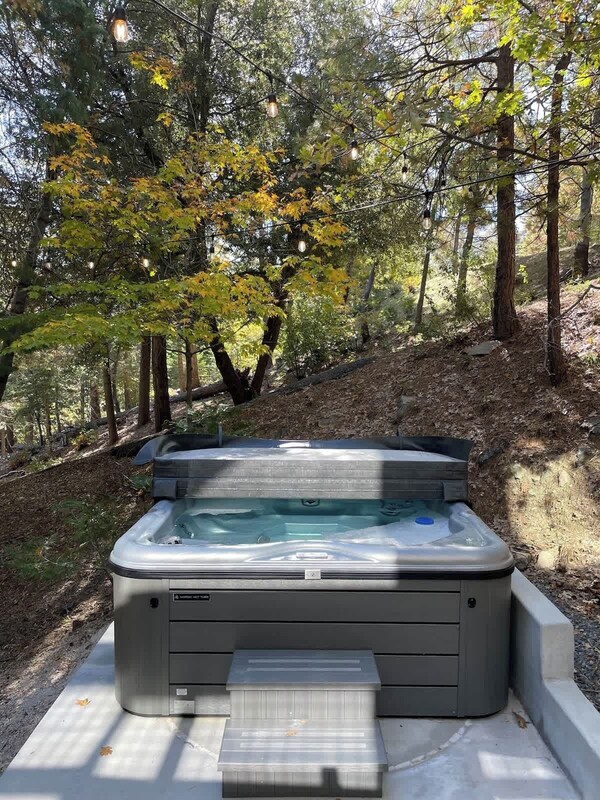 Old Creek Cabin, By @To_dwell_here - Lake Gregory Regional Park, CA