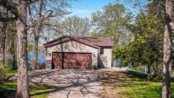 "The Haven" On Lake Le Homme Dieu - Alexandria, MN