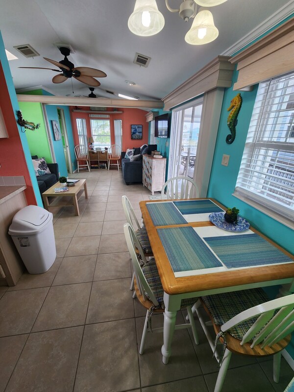 Keys Getaway - Relax With The Whole Family At This Peaceful Place To Stay. - Big Pine Key, FL