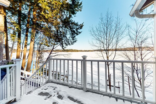 Waterfront Retreat With Stunning Views, Dock Access And Washer\/dryer - Gardiner, ME