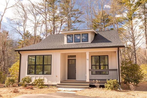 Emerald Ferns Cottage (Short Walk To Waterfall!) - Cashiers, NC