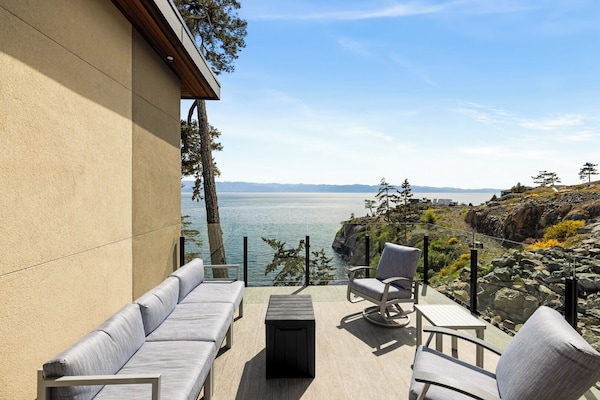 Moonlight Bay Hideaway - Sooke