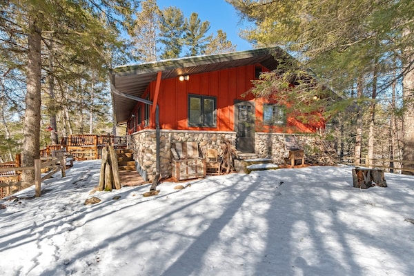 Hardwood Point Retreat\namazing 4-bedroom Cabin In Silver Cliff With Ac, Wifi - Wisconsin