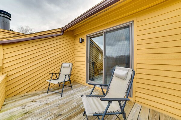 Trout Creek Resort Condo - 1 Mi To Nubs Nob! - Harbor Springs, MI