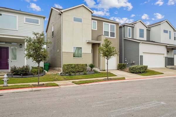 Private Pool, Mins To Hospitals, Parks & 6th St. - Pflugerville, TX