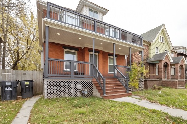 Spacious 6br Stay  Wifi  A/c  Pet Friendly - Detroit, MI