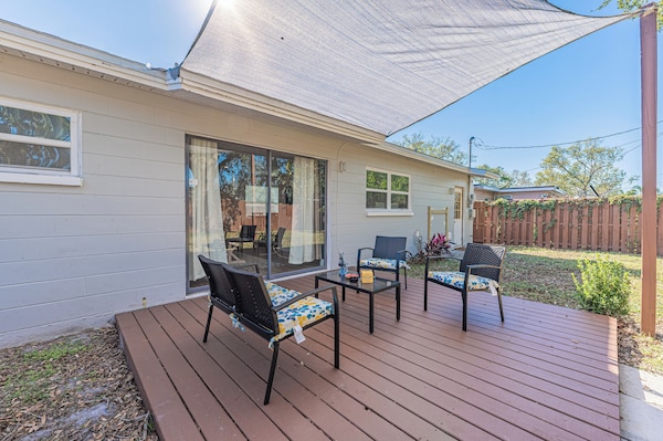Sunshine Haven. Conveniently Located In The <3 Of Pinellas County - Clearwater, FL