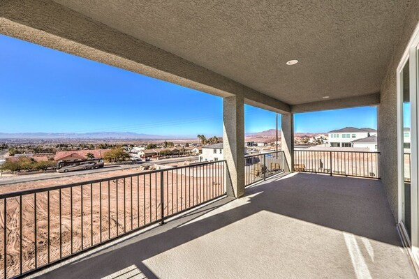 3-bedroom - Sleeps 10 - Full Strip Views - Private Home - Henderson, NV
