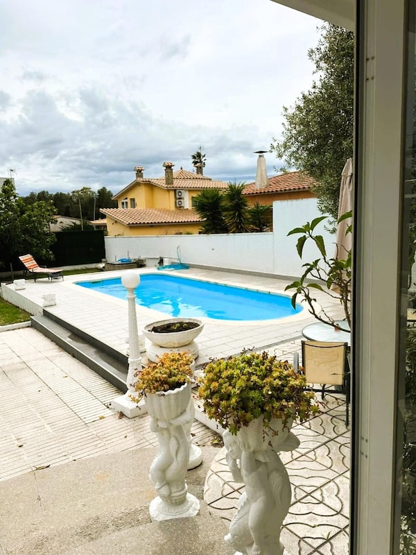 8010 Casa Montclar Located In A Quiet Environment, Next To The Citadel, The Beach, The Centre Of The Village, Restaurants, Nautical Activities, Hiking... - Roses