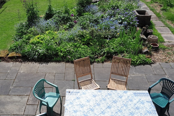 Canal-side 5-bed Cottage - Sleeps 10, Pet Friendly - チェシャー