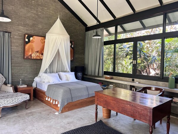 Charm Villa With Lush Garden And Peaceful Retreat Steps From The Beach - Canggu