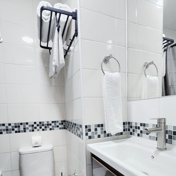 Urban, Cozy And Centrally Located Shelter With Free Parking - Santiago