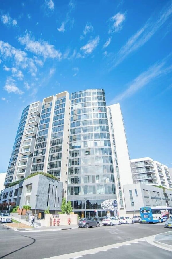 Minimalism Modern 1bdr Apt Waterview P Coles - Accor Stadium