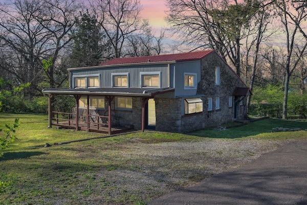 River Lodge Getaway  Where Rustic Meets Music City - Nashville, TN