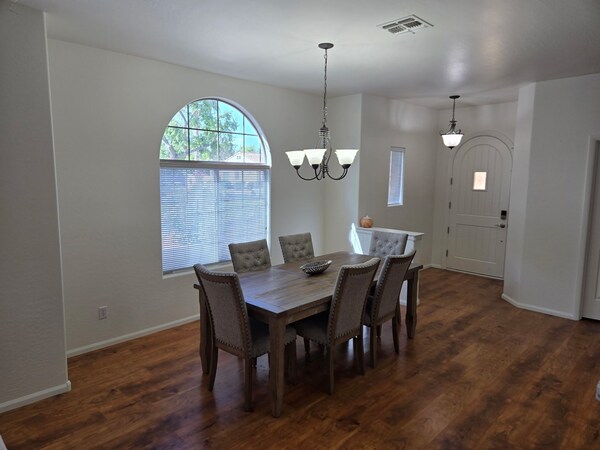 Stylish 4-bedroom Retreat In Scottsdale's Heart Tatum Square - Scottsdale, AZ