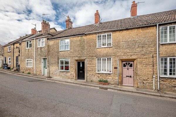 Cosy Cottage In Crewkerne, Free On Street Parking - Dorset