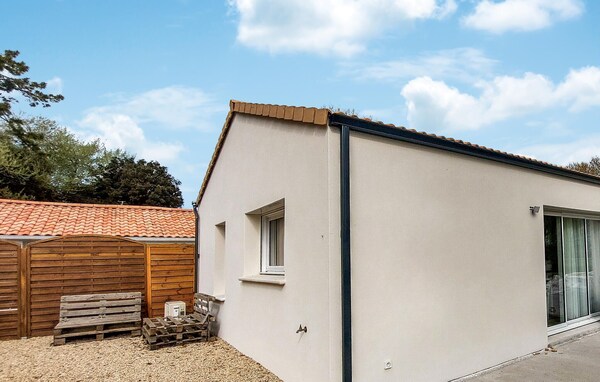 Gorgeous Home In Notre Dame De Monts - La Barre-de-Monts