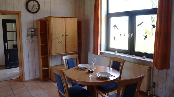 Wunderschöne Ruhig Gelegene Ferienwohnung In Dunum - Holtgast