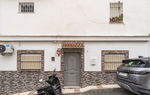 Awesome Home In Málaga With Wifi - Provincia de Málaga, España