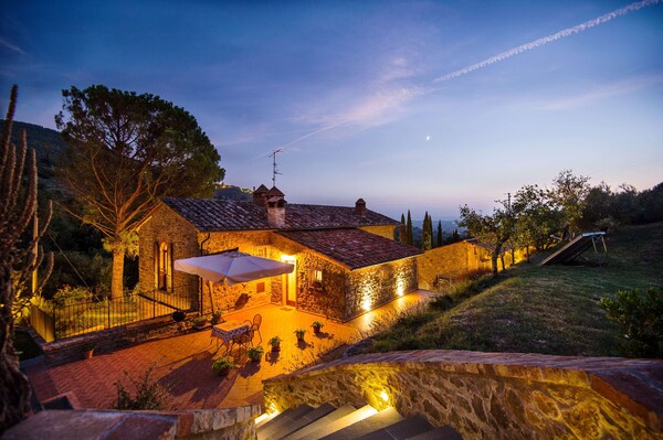 La Fonte, Our Quaint Little West Facing Cottage For Two People. - Cortona