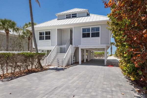 390 Gulf - Beachfront, 4 Bed - 4 Bath Private Pool - Dog Friendly! - Boca Grande, FL