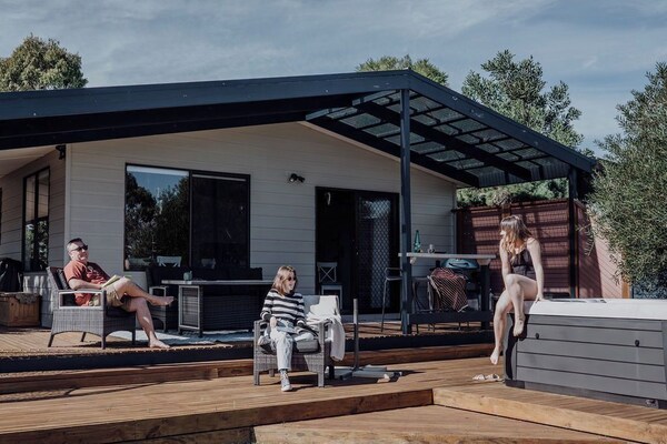 Hot Tub And Pet Friendly! - Coles Bay
