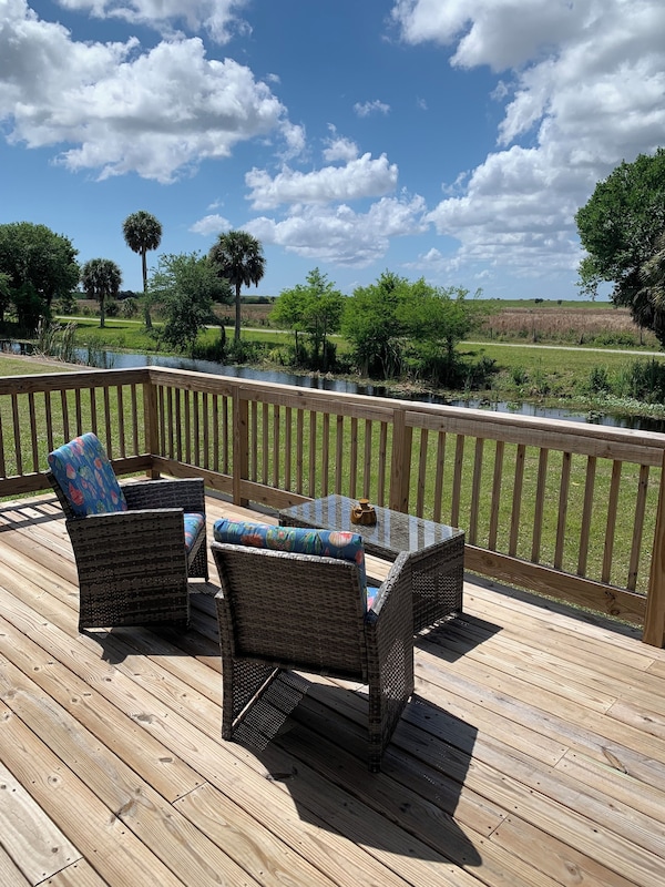 The Canal House Charming 2-bedroom House With Ac, Wifi In Fabulous Okeechobee - Lake Okeechobee, FL