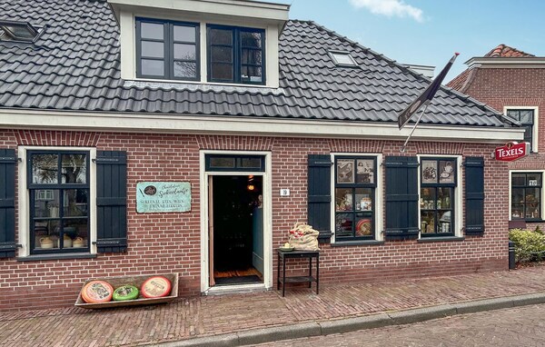 Beautiful Apartment In Hippolythushoef - テセル