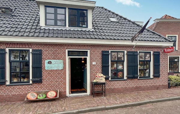 Beautiful Apartment In Hippolythushoef - テセル