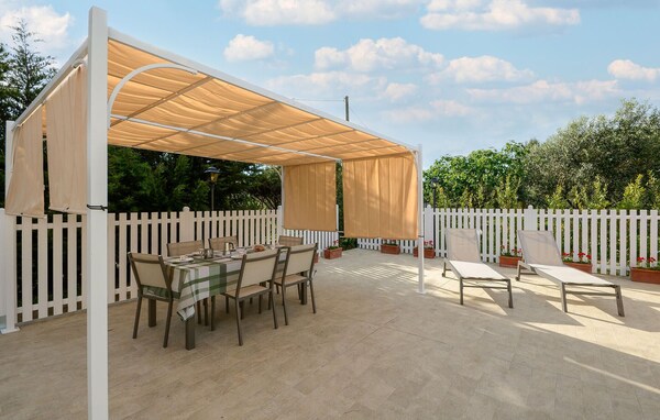 Cozy Home In Cecina With Wifi - Cecina