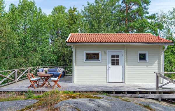 4 Bedroom Cozy Home In Lysekil - Lysekil
