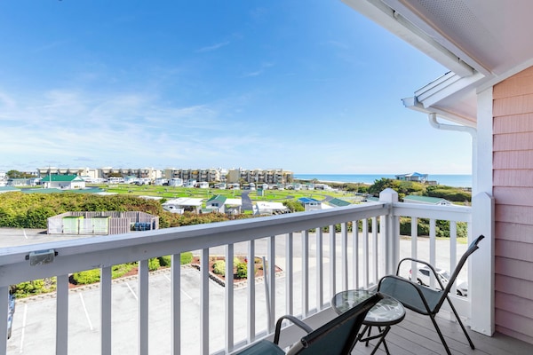 Pebble Beach D302: Gorgeous 3br Oceanfront, Top Floor, Views & Sunsets! - Cedar Point, NC