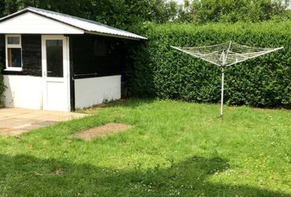 The Woodfarm Lodge - 3 Bedroom House With Parking - Oxford