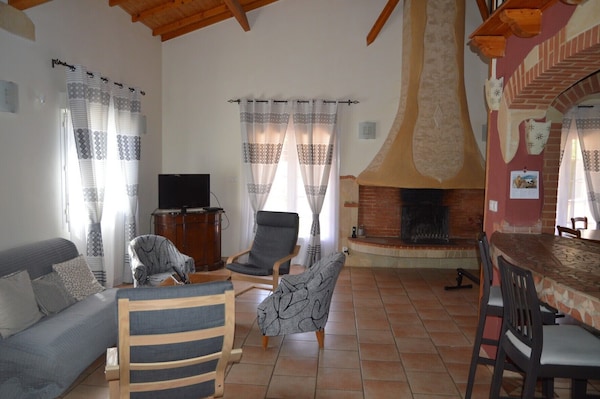 Villa Climatisée Avec Piscine à La Campagne. - ibis Styles Toulouse Lavaur
