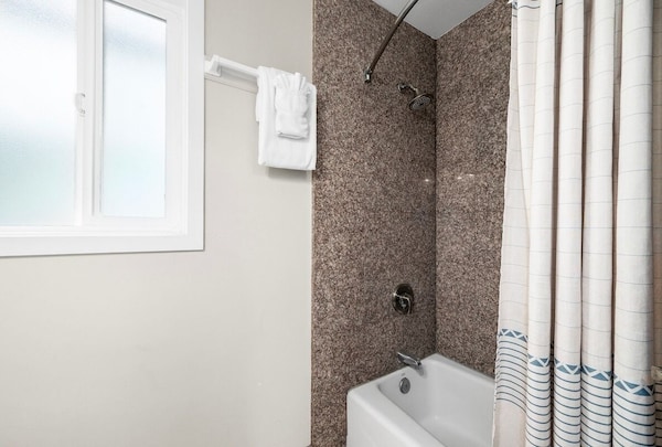 Swell House Santa Cruz -Suite 1 - Scotts Valley, CA
