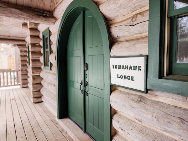 Available Labor Day-sauna, Kayaks, King Bed - Evansville, WI